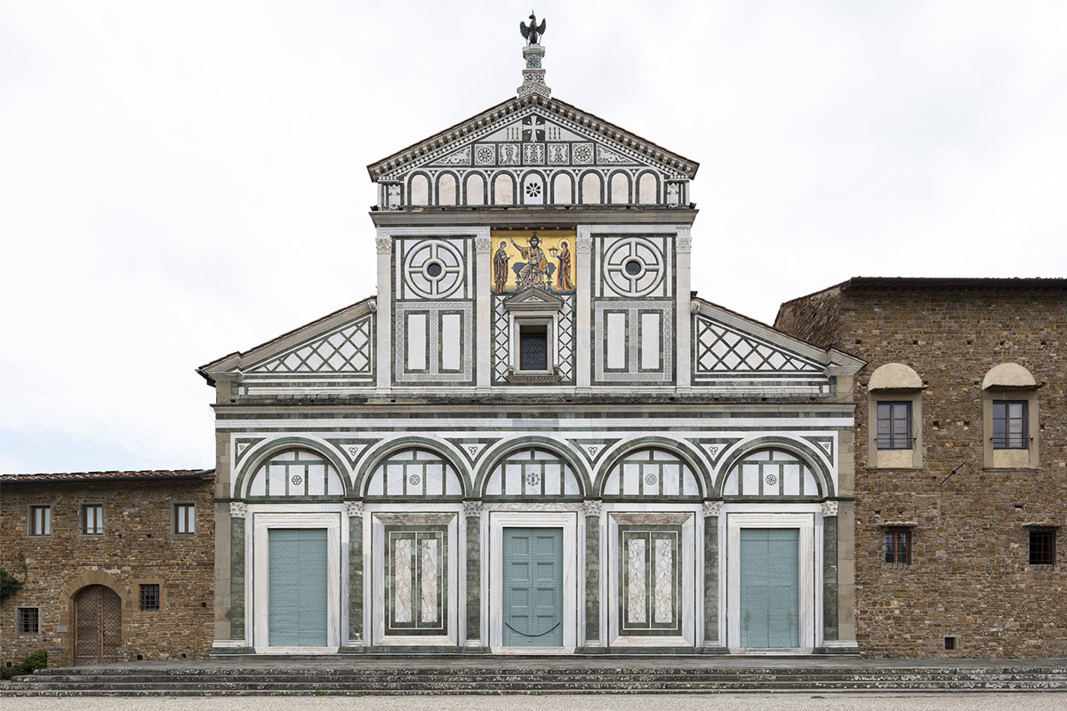 What is Romanesque Architecture? | Navilize
