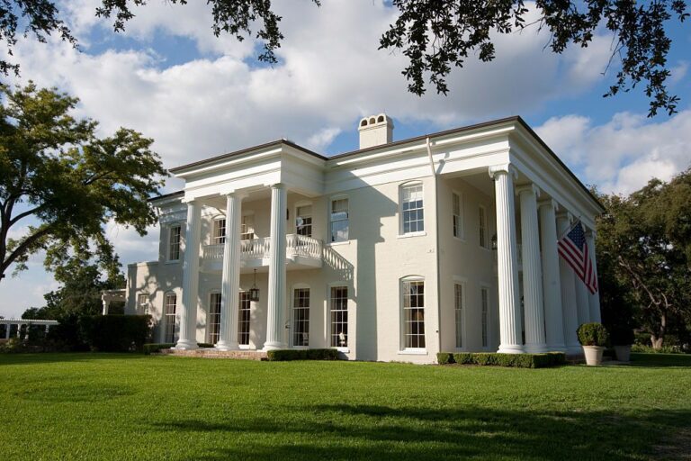 Top 20 Architectural Styles in History | Navilize